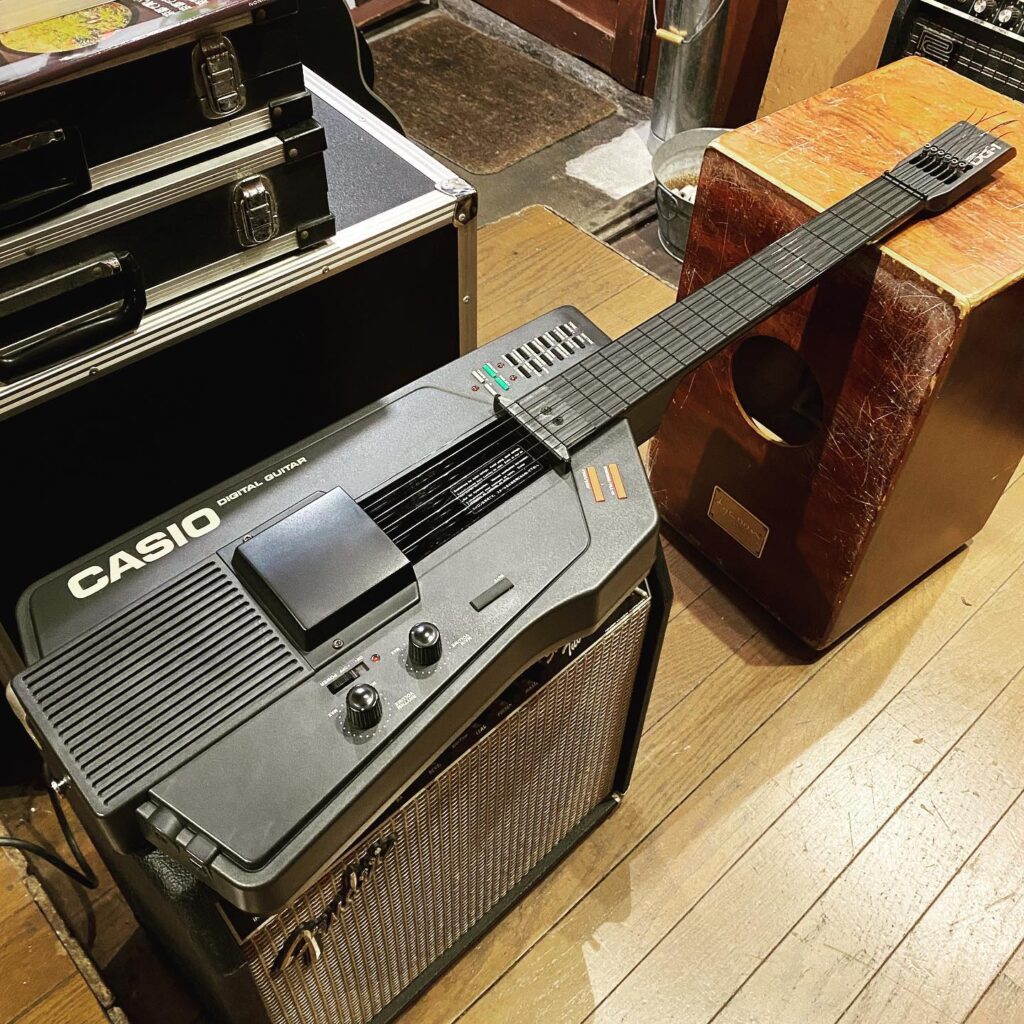 CASIO ’80s Digital Guitar DG-1 – 京町家のギターショップ ライトニン