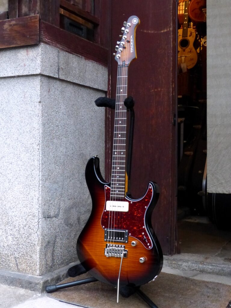 YAMAHA Pacifica PAC-611VFM TBS – 京町家のギターショップ ライトニン