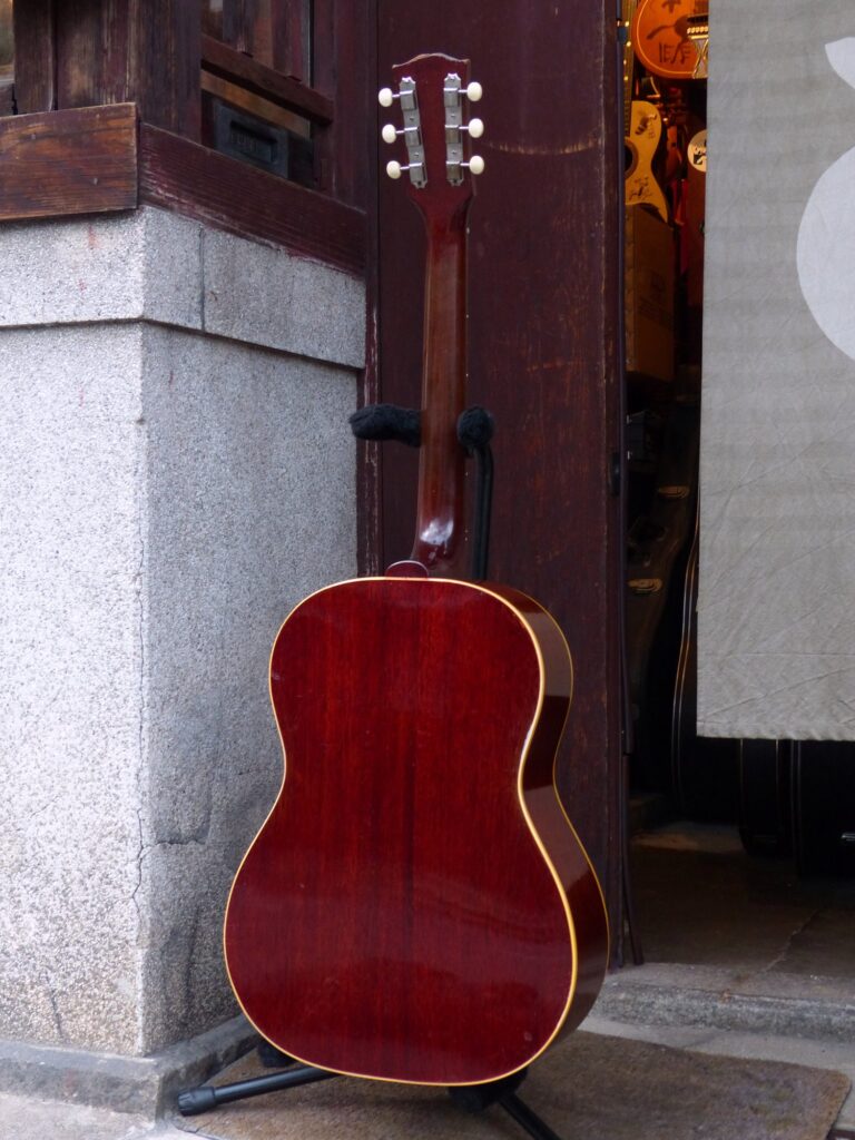 Gibson ’63 B-25 – 京町家のギターショップ ライトニン