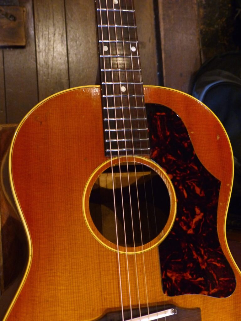 Gibson ’63 B-25 – 京町家のギターショップ ライトニン
